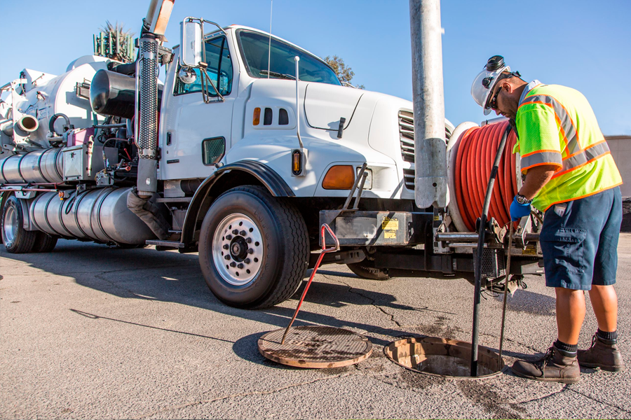 Servicio camión VACTOR – Grupo Ecoserv